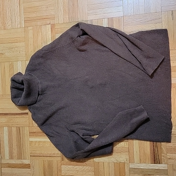 Old Navy | Sweaters | Old Navy Brown Turtleneck | Poshmark